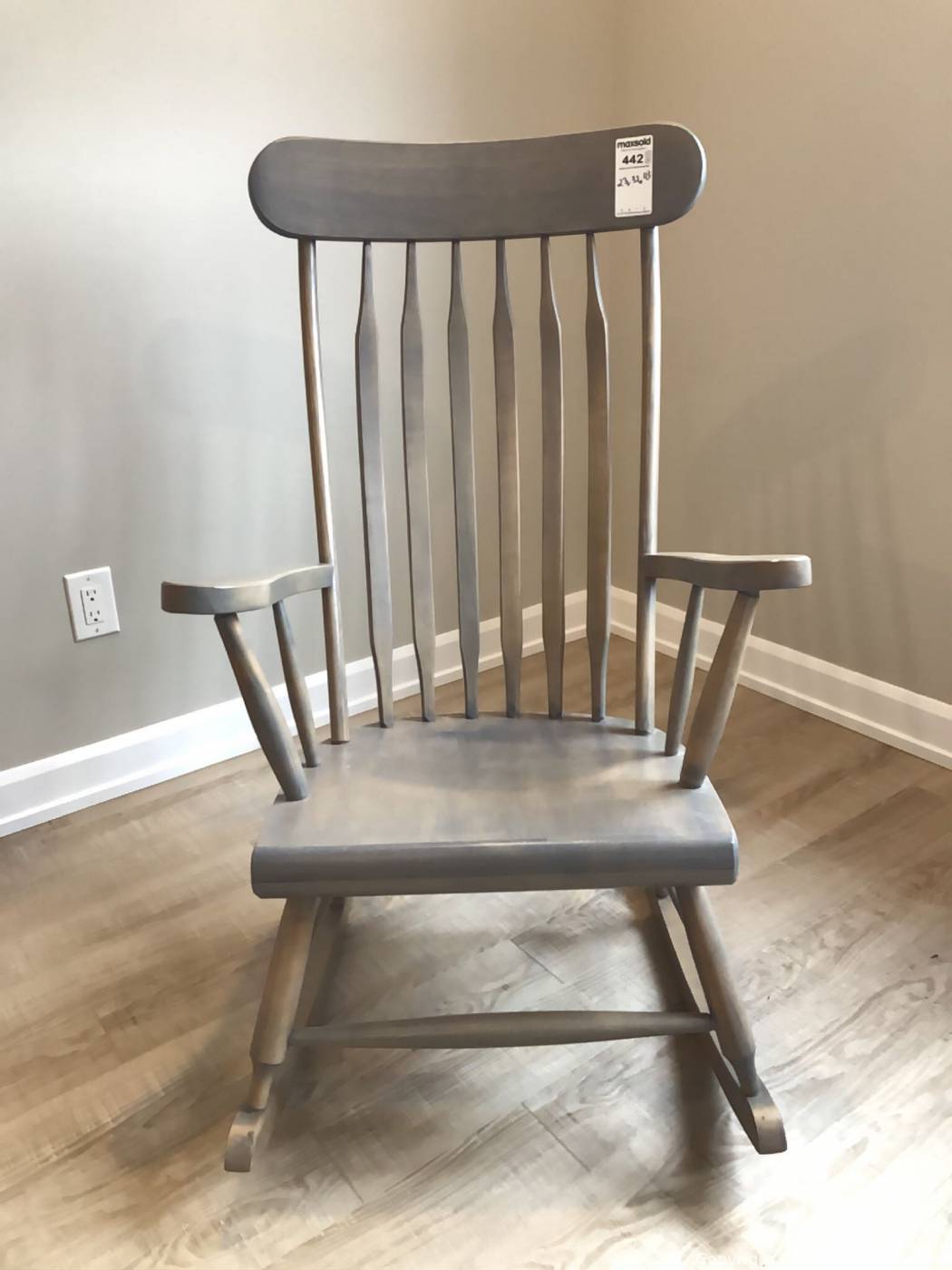 Windsor spindle-back wooden rocking chair | Maxsold