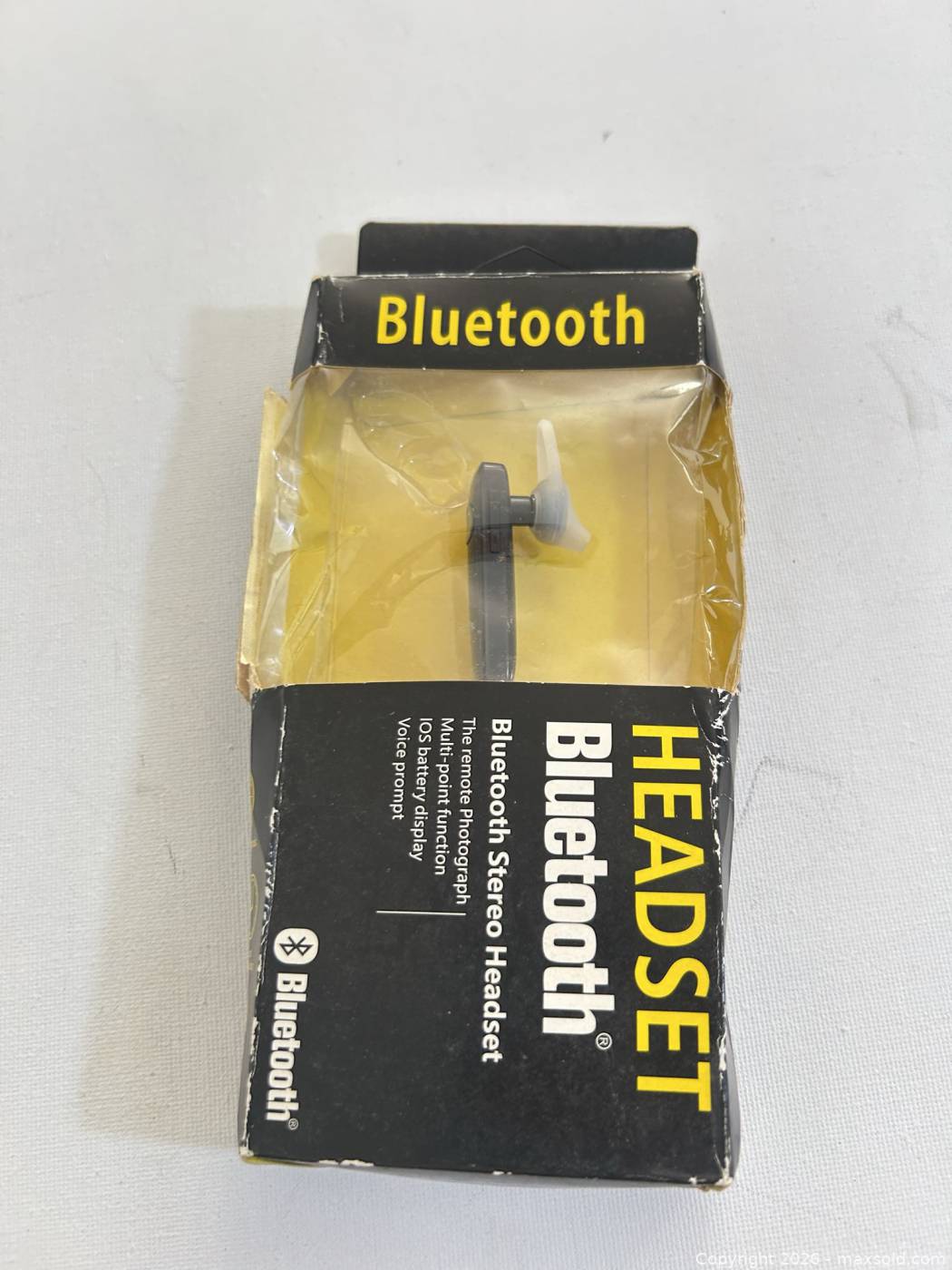 Bluetooth mono earbud headset | Maxsold