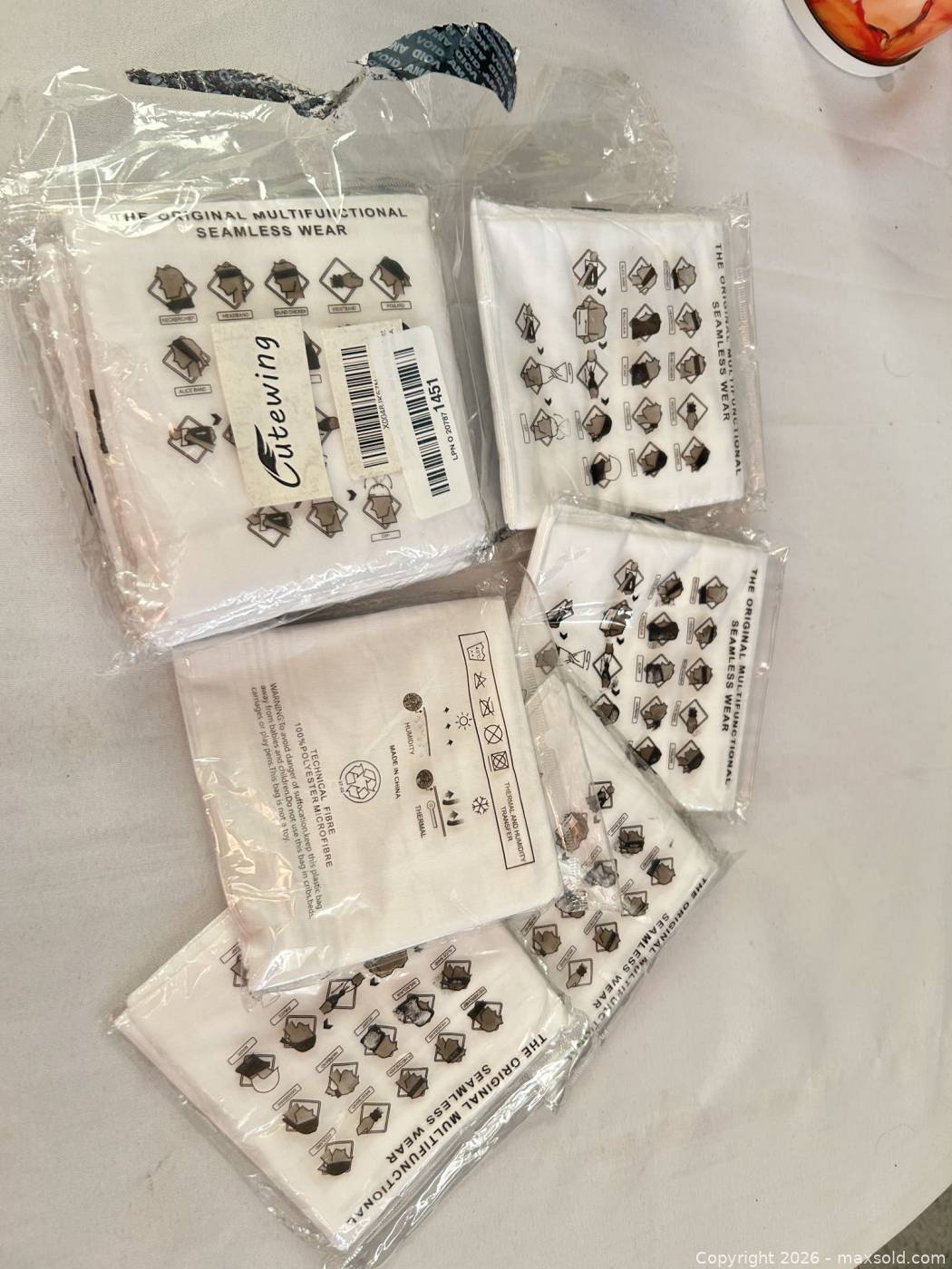 Cutewing seamless neck gaiters, 10-pack | Maxsold