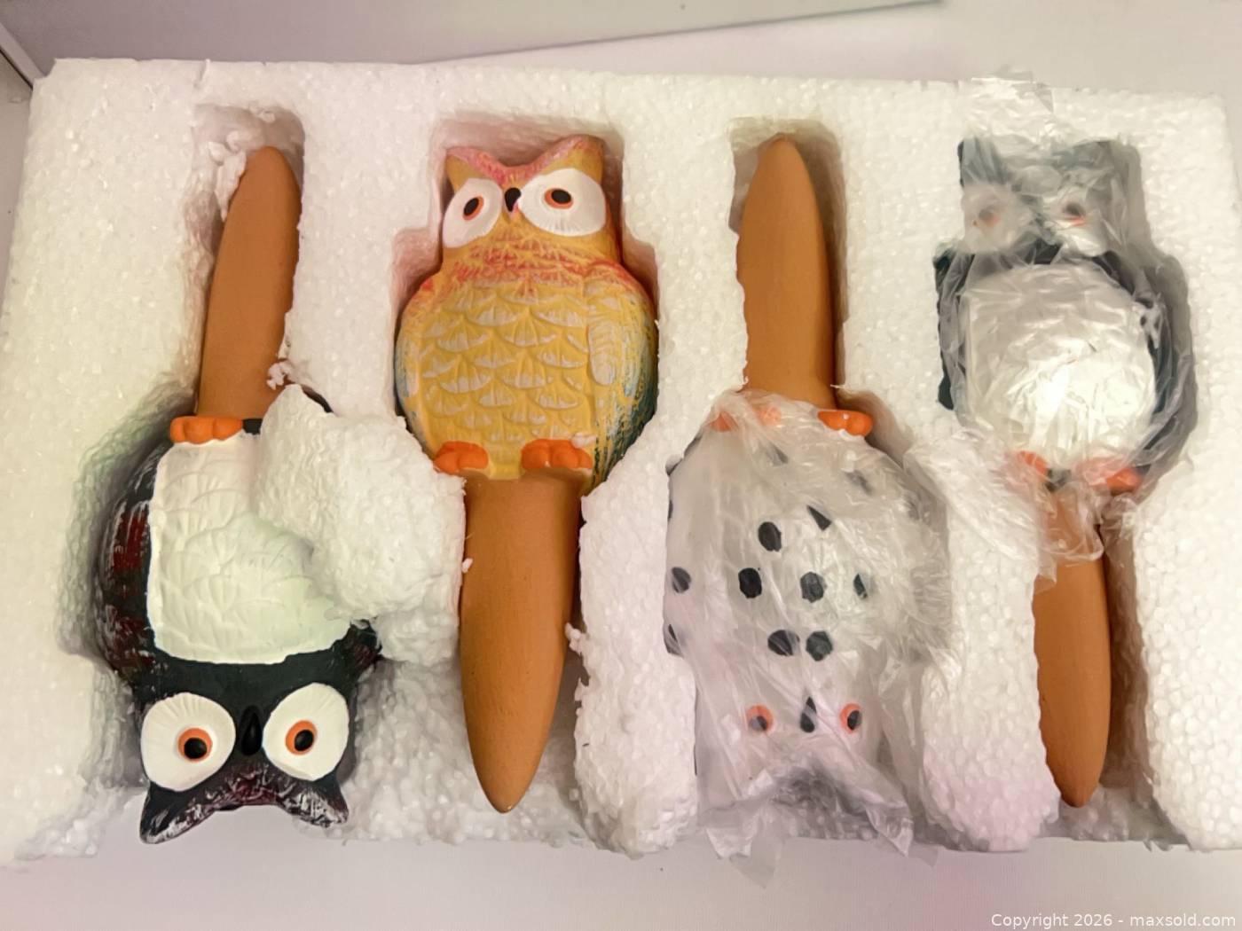 Set of 4 ceramic owl garden stakes | Maxsold