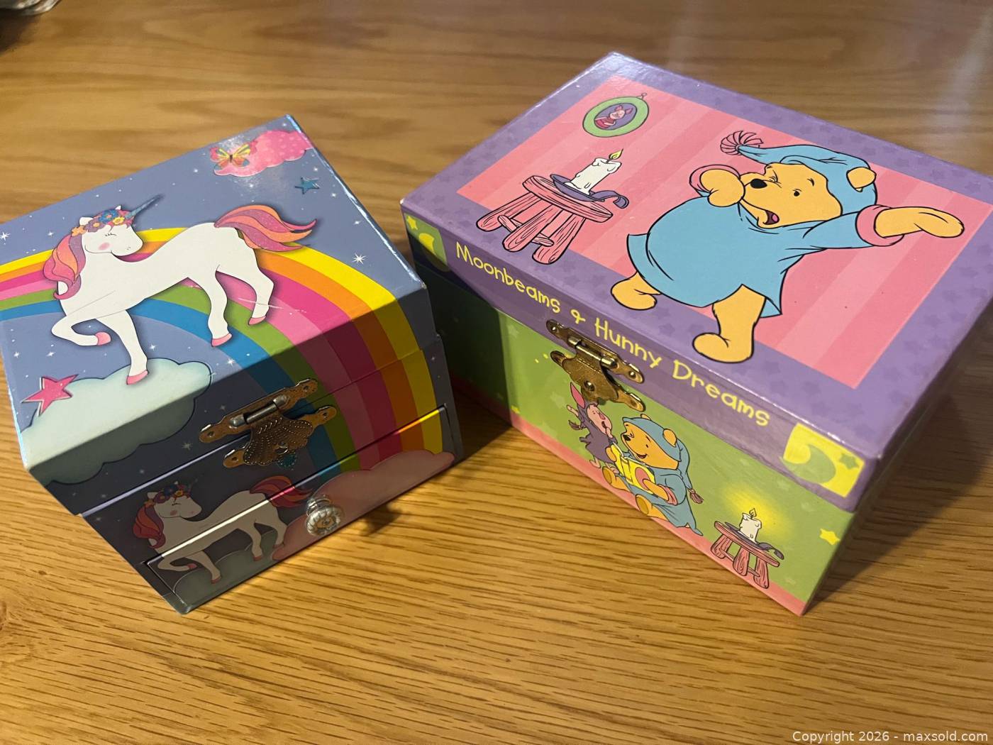 Two wind-up musical jewelry boxes | Maxsold