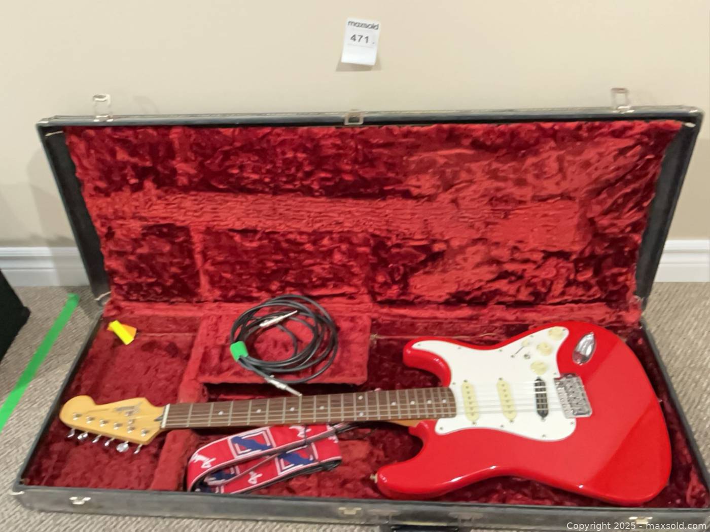 Fender Stratocaster electric guitar with hard case, strap and cable ...