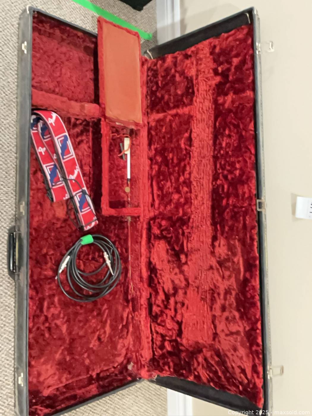 Fender Stratocaster electric guitar with hard case, strap and cable ...