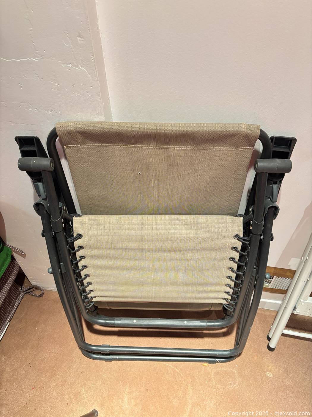 Padded Folding Chairs, Zero Gravity Lounge, Step Ladder | Maxsold