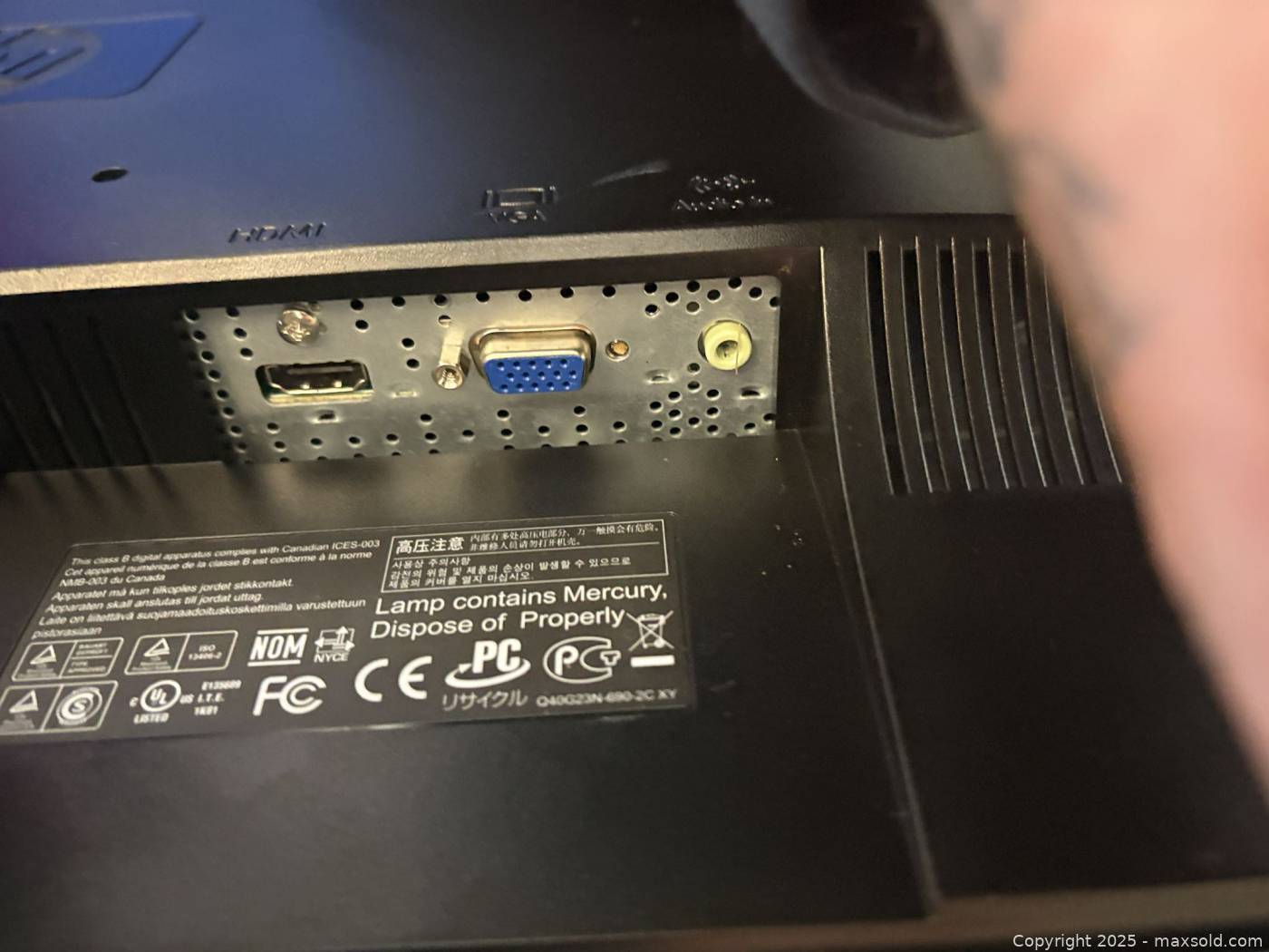 HP LCD monitor with HDMI VGA audio inputs plus wireless keyboard | Maxsold