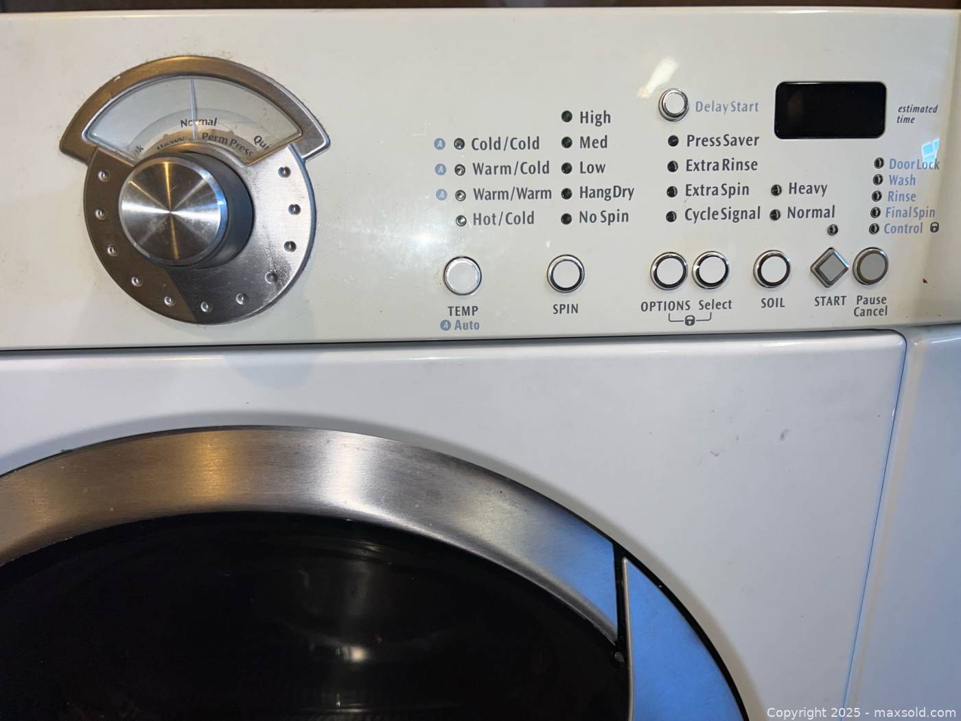 Frigidaire front-load washing machine | Maxsold