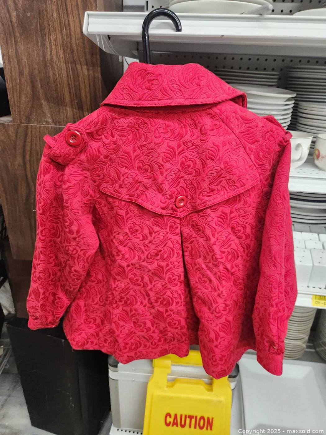 Dizzy Lizzie red jacquard coat size S | Maxsold