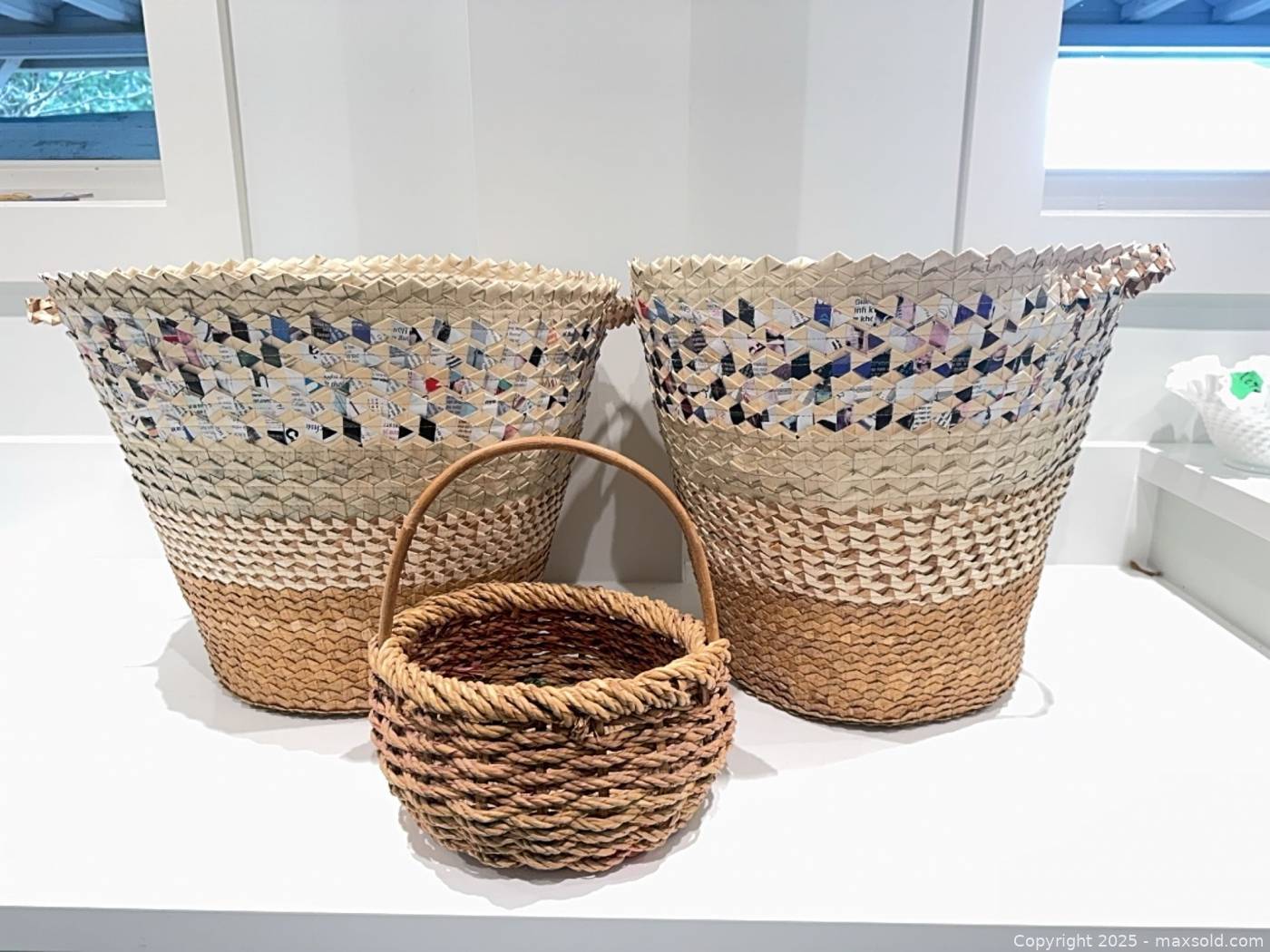 Set of 3 woven straw and paper baskets | Maxsold