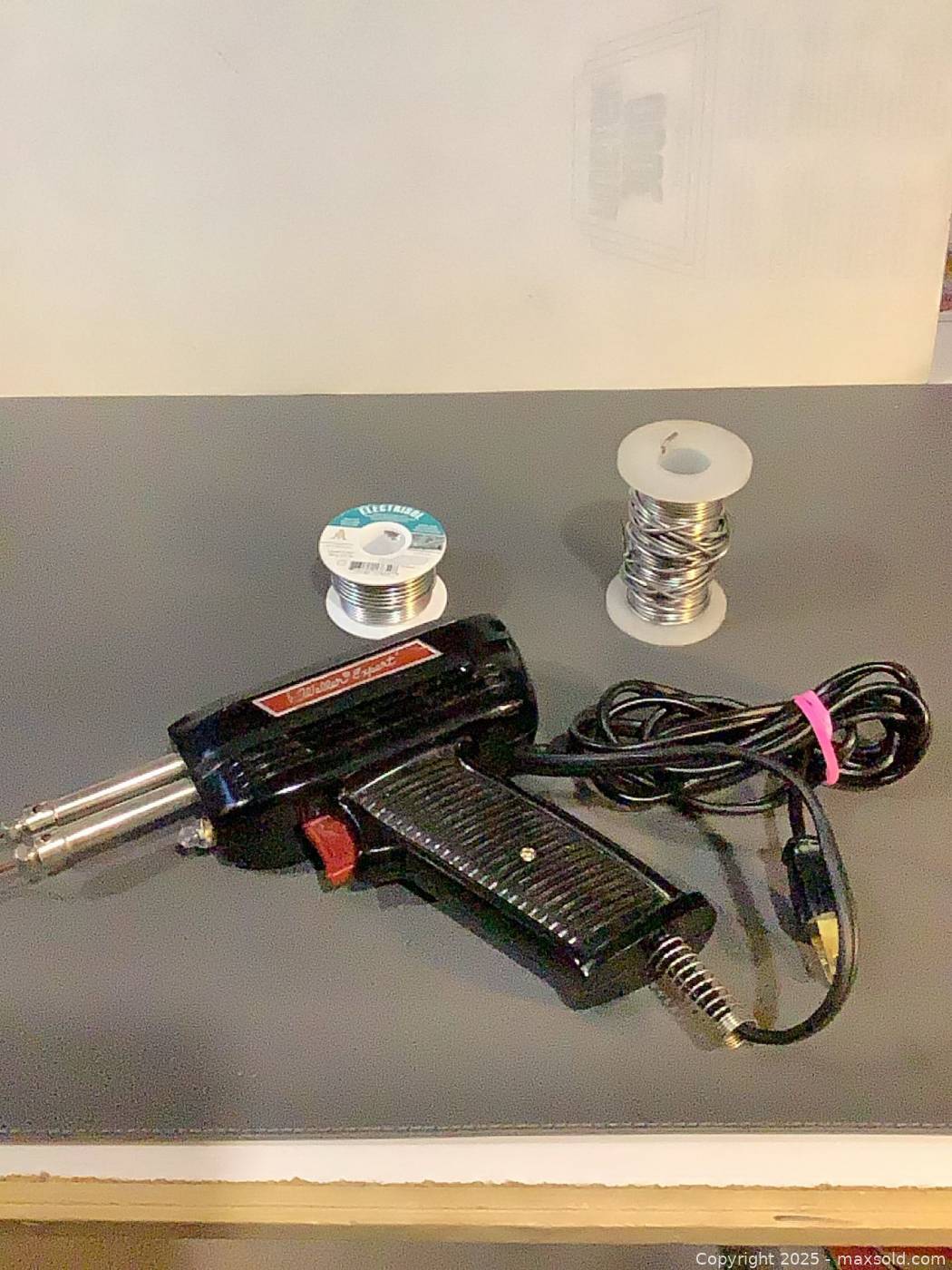 Weller Expert corded soldering gun with solder | Maxsold