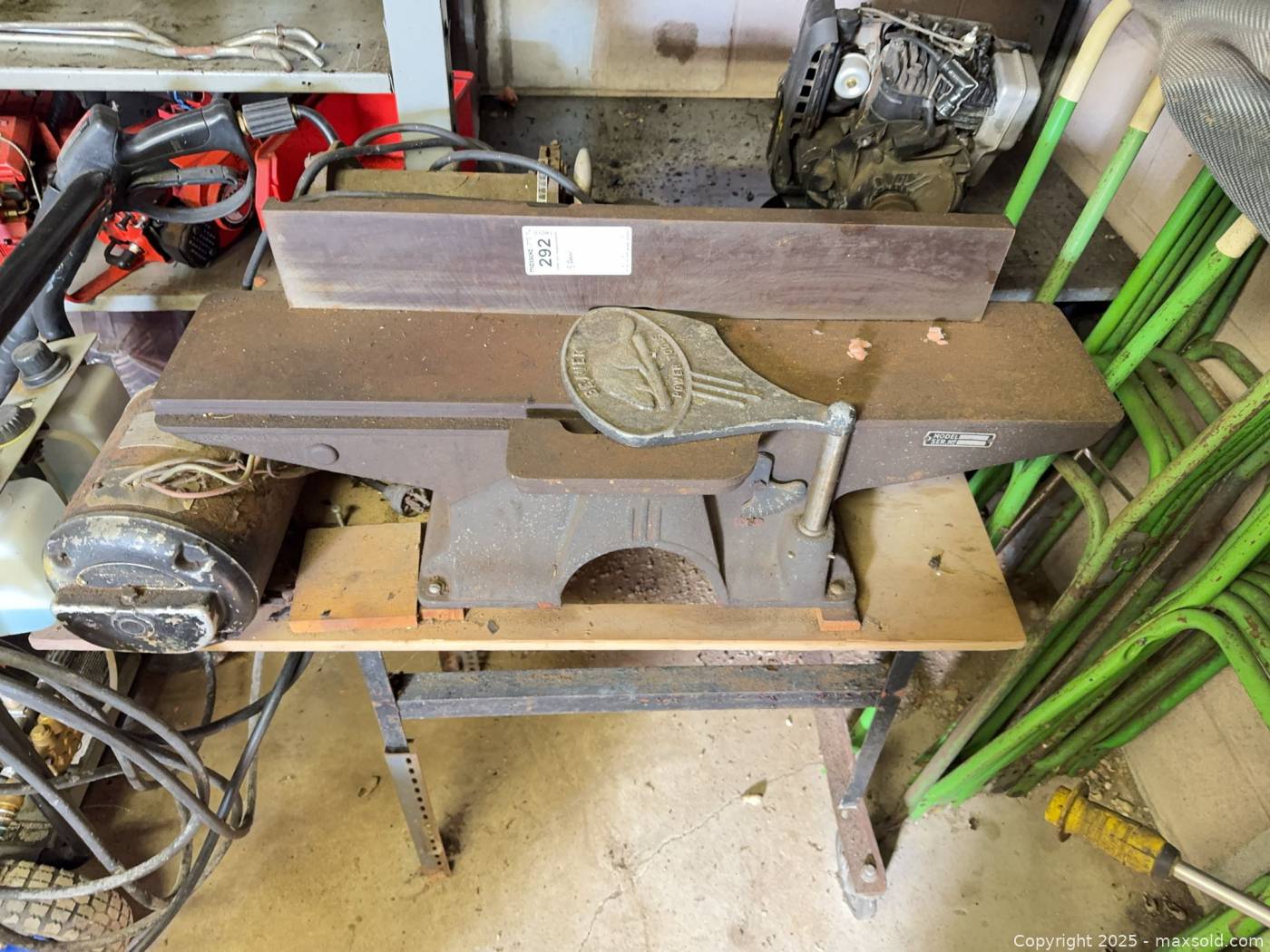 Beaver cast-iron benchtop jointer with motor and stand | Maxsold