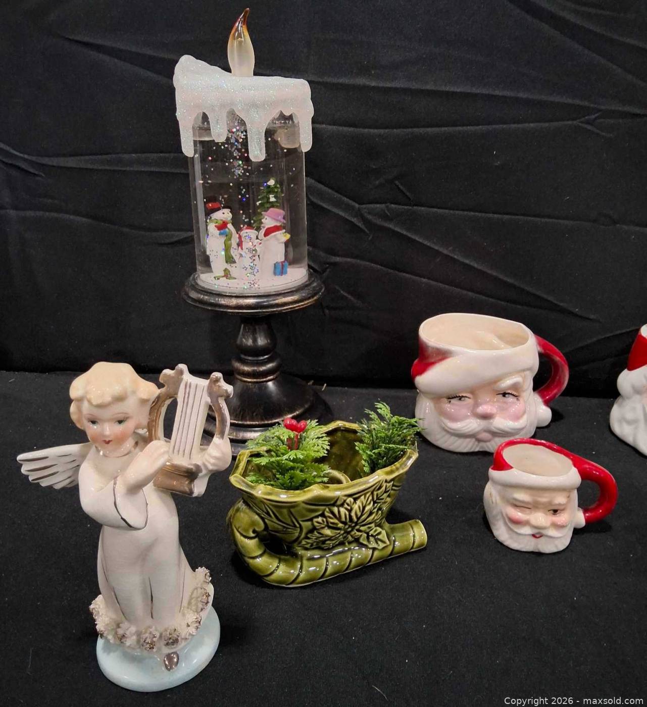 Ceramic Christmas decor bundle | Maxsold