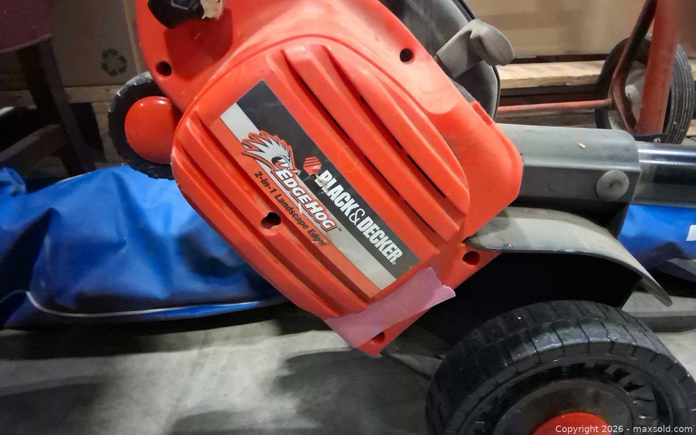 Black & Decker Edge Hog electric landscape edger | Maxsold