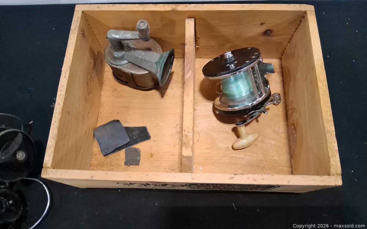 5 Vintage Fishing Reels With Wooden Box | Maxsold