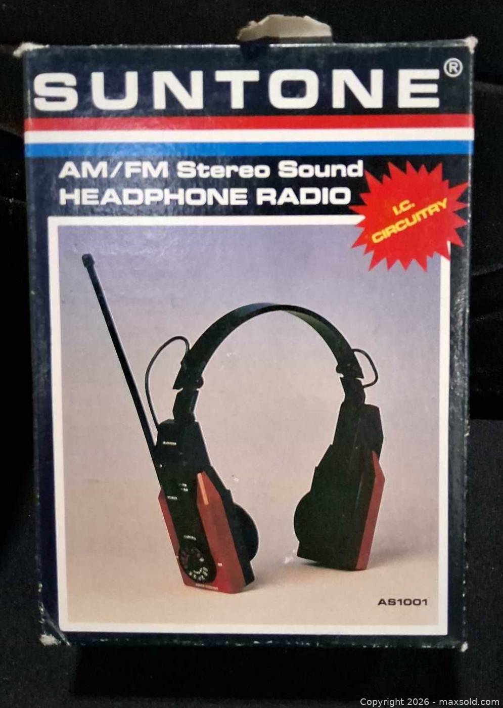 Slide projector with deck and Suntone headphone radio | Maxsold