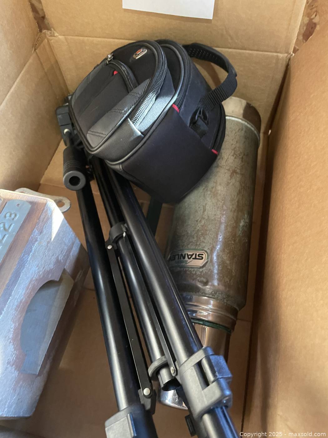 Tripod, camera bag, Stanley thermos and wooden mold | Maxsold