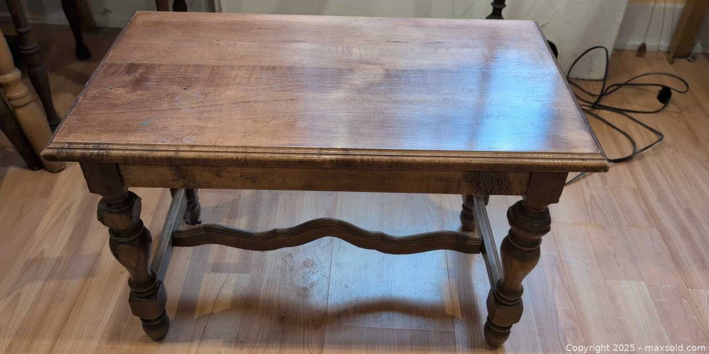Small wooden table 23x14.5x13 in | Maxsold