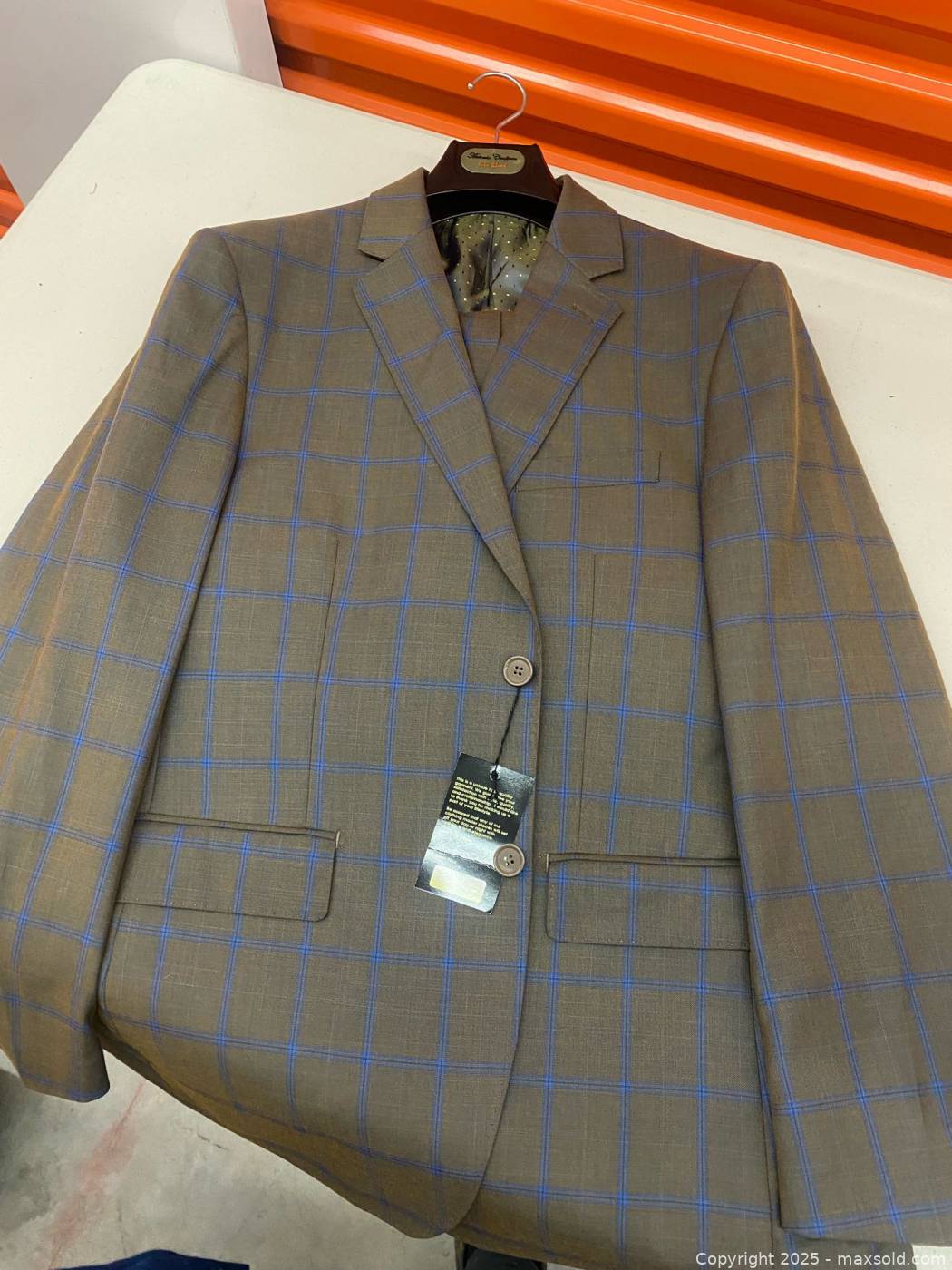 Men’s designer suits size 46R | Maxsold