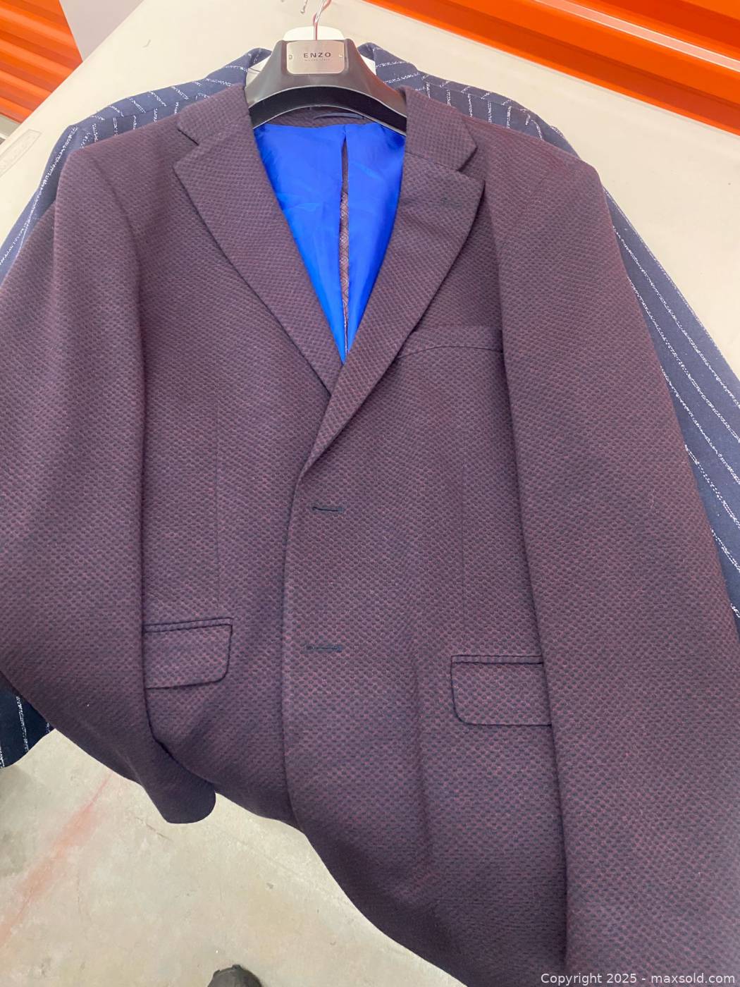 Men's designer suits size 46R | Maxsold