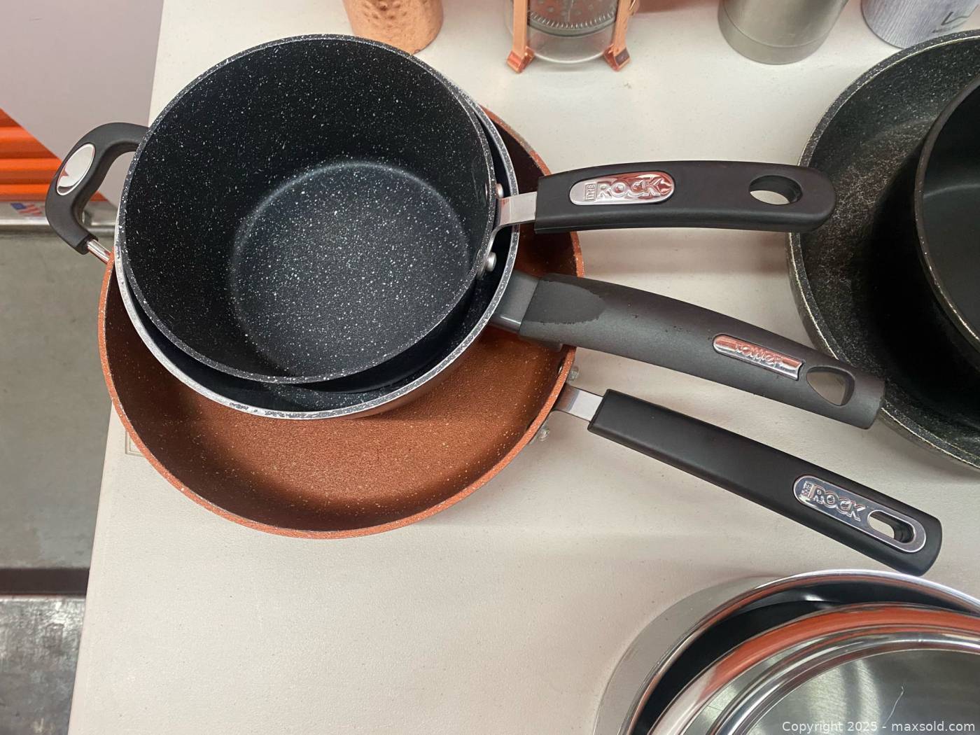 Designer kitchenware pots, pans, mills & drinkware | Maxsold
