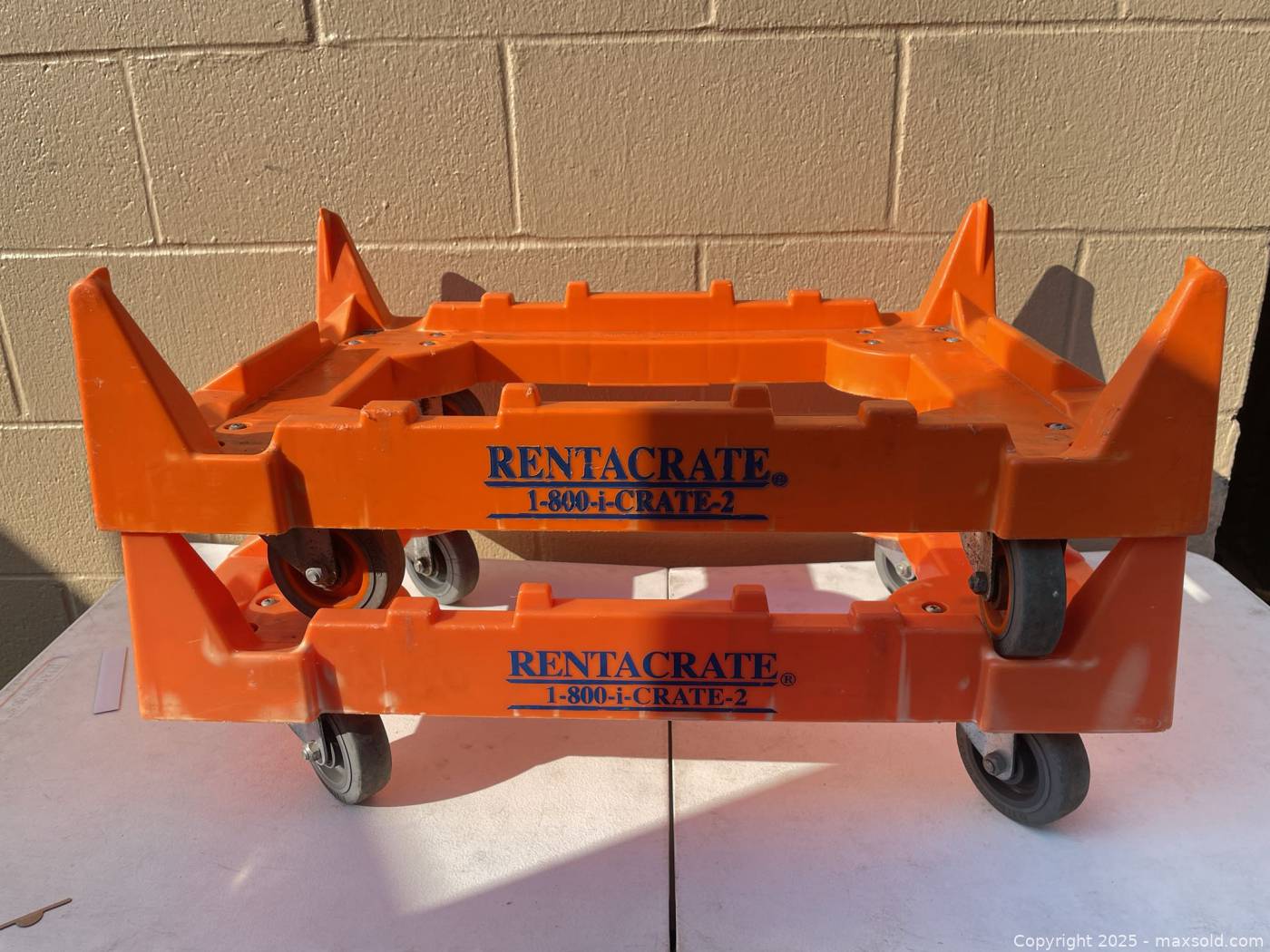 Rentacrate stacking moving dollies, 2 | Maxsold