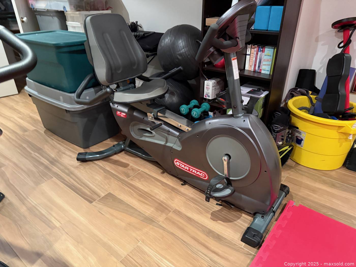 Star Trac ST 350 recumbent exercise bike | Maxsold