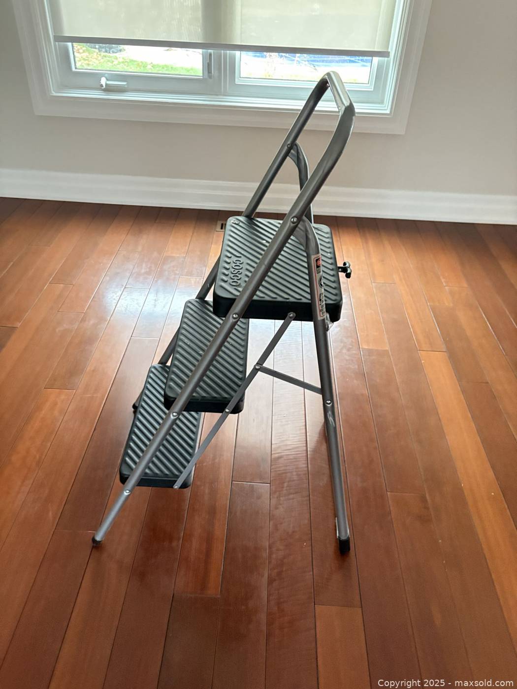 Cosco 3-Step Folding Step Ladder | Maxsold