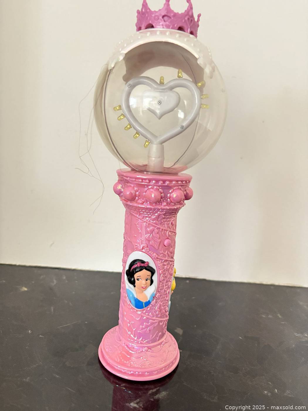 Disney Princess pink light-up spinning wand | Maxsold