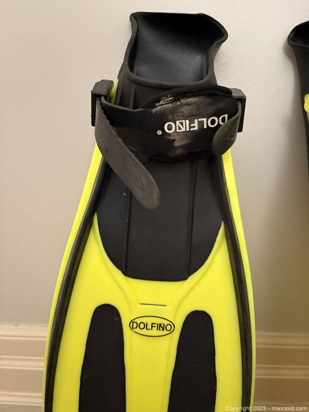 Dolfino adjustable yellow-black swim fins large | Maxsold