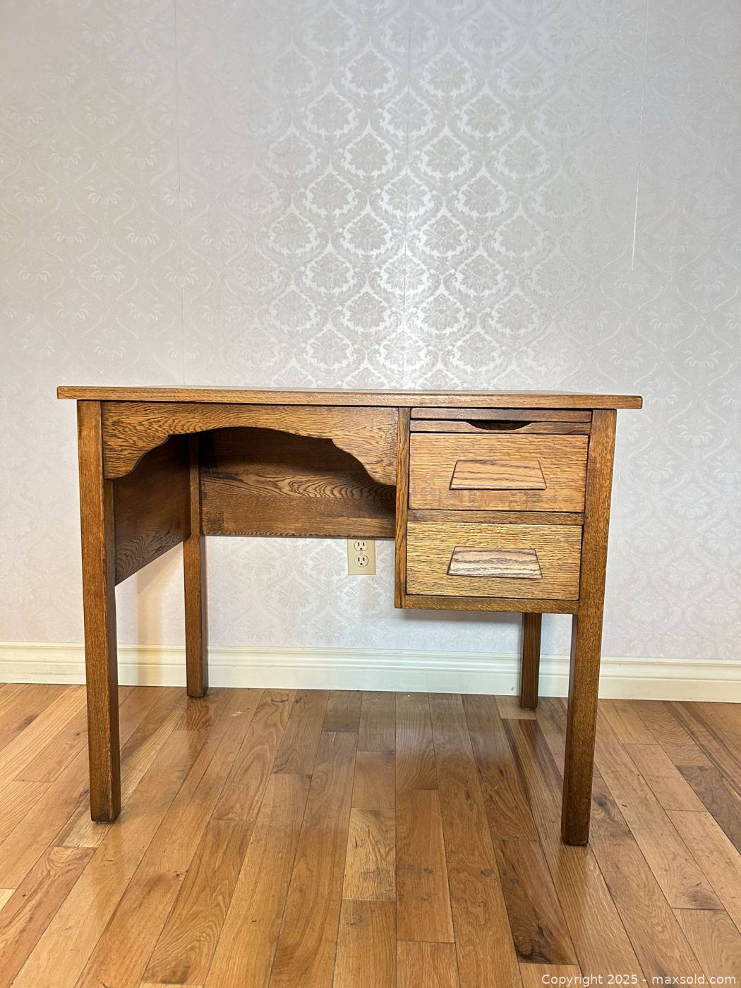 Solid oak Mission-style writing desk | Maxsold