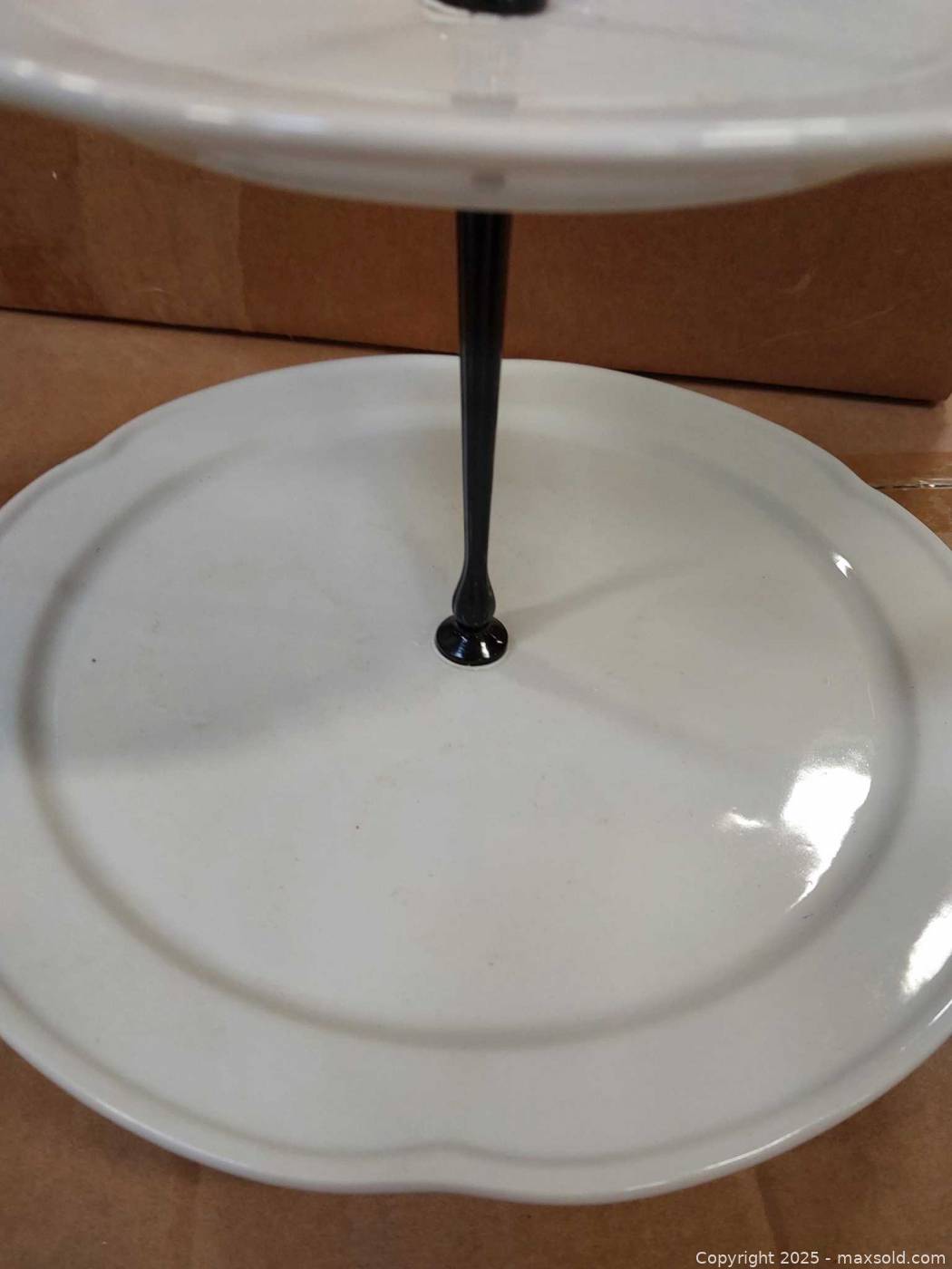 2-tier white porcelain serving stand | Maxsold