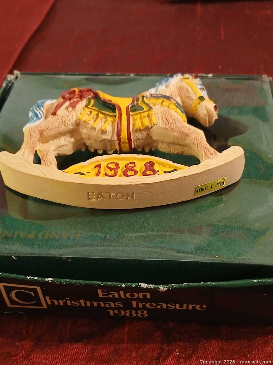 Vintage Christmas Ornaments, 4 Pieces | Maxsold