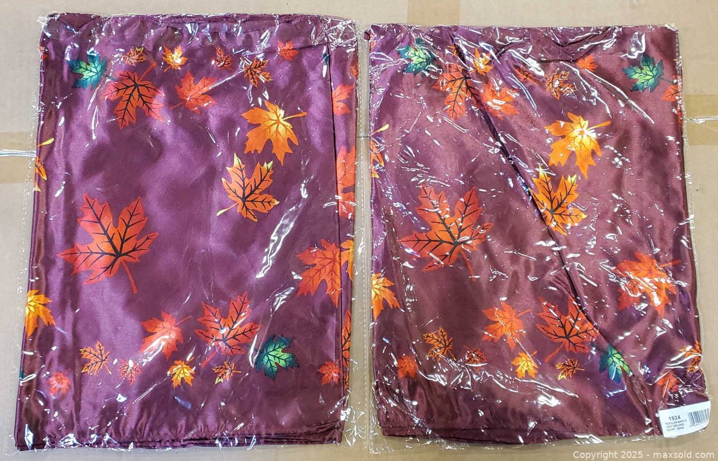 Oscardo Maple Leaf Oblong Scarf 14"x60" | Maxsold