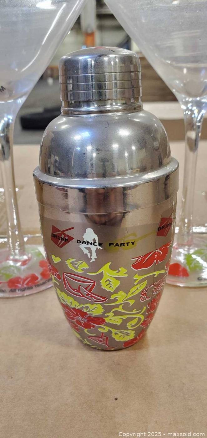 Stainless Steel Cocktail Shaker & 2 Martini Glasses | Maxsold