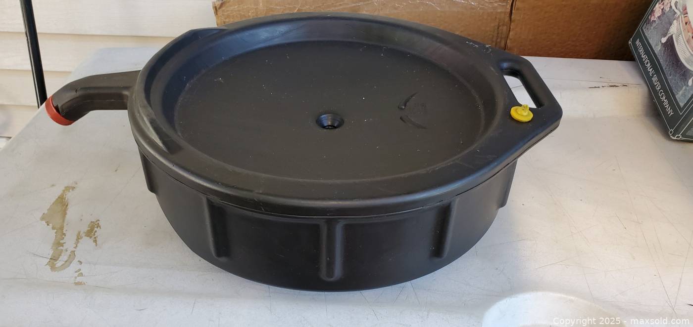 Oil Drain Catch Pan | Maxsold