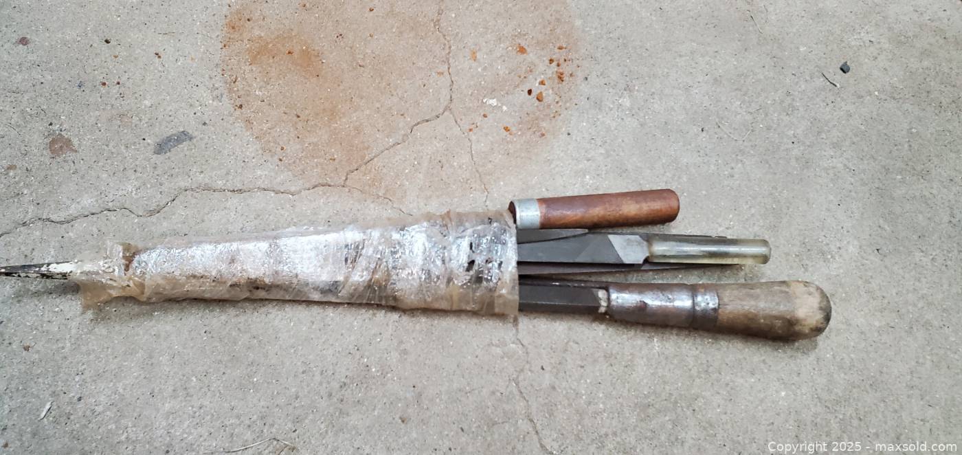 Assorted wood-handled steel files | Maxsold