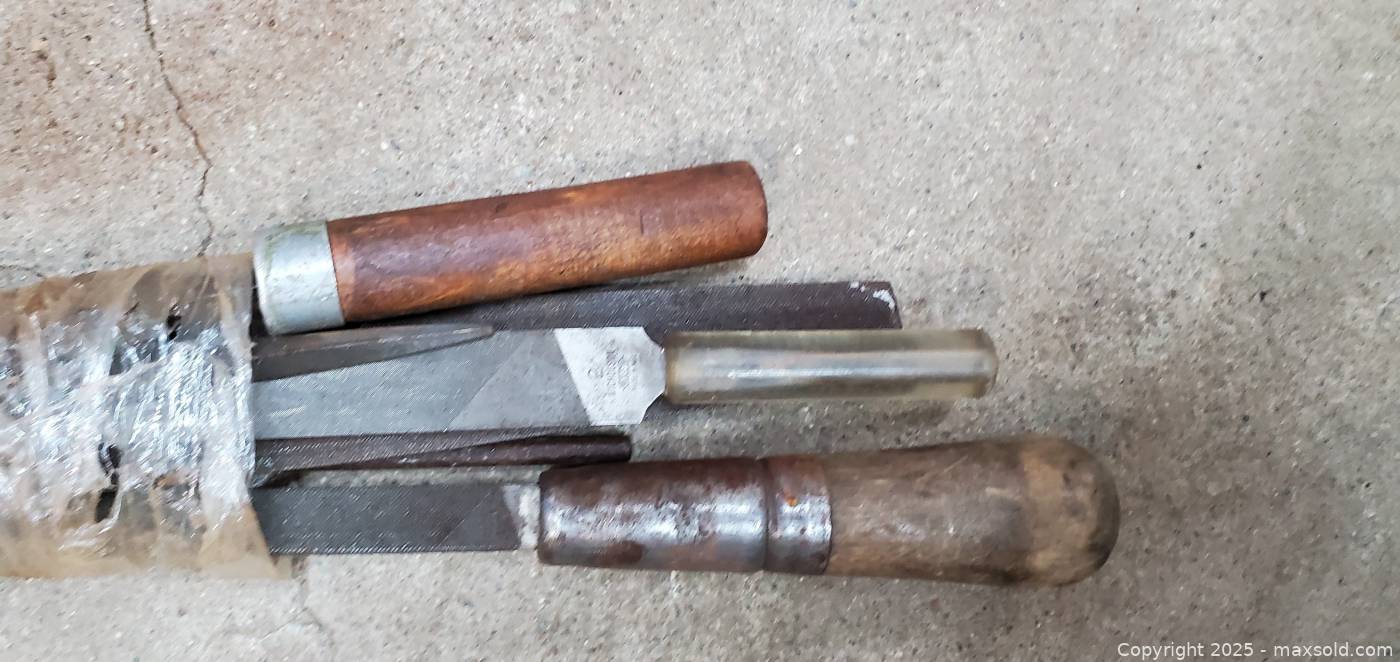 Assorted wood-handled steel files | Maxsold
