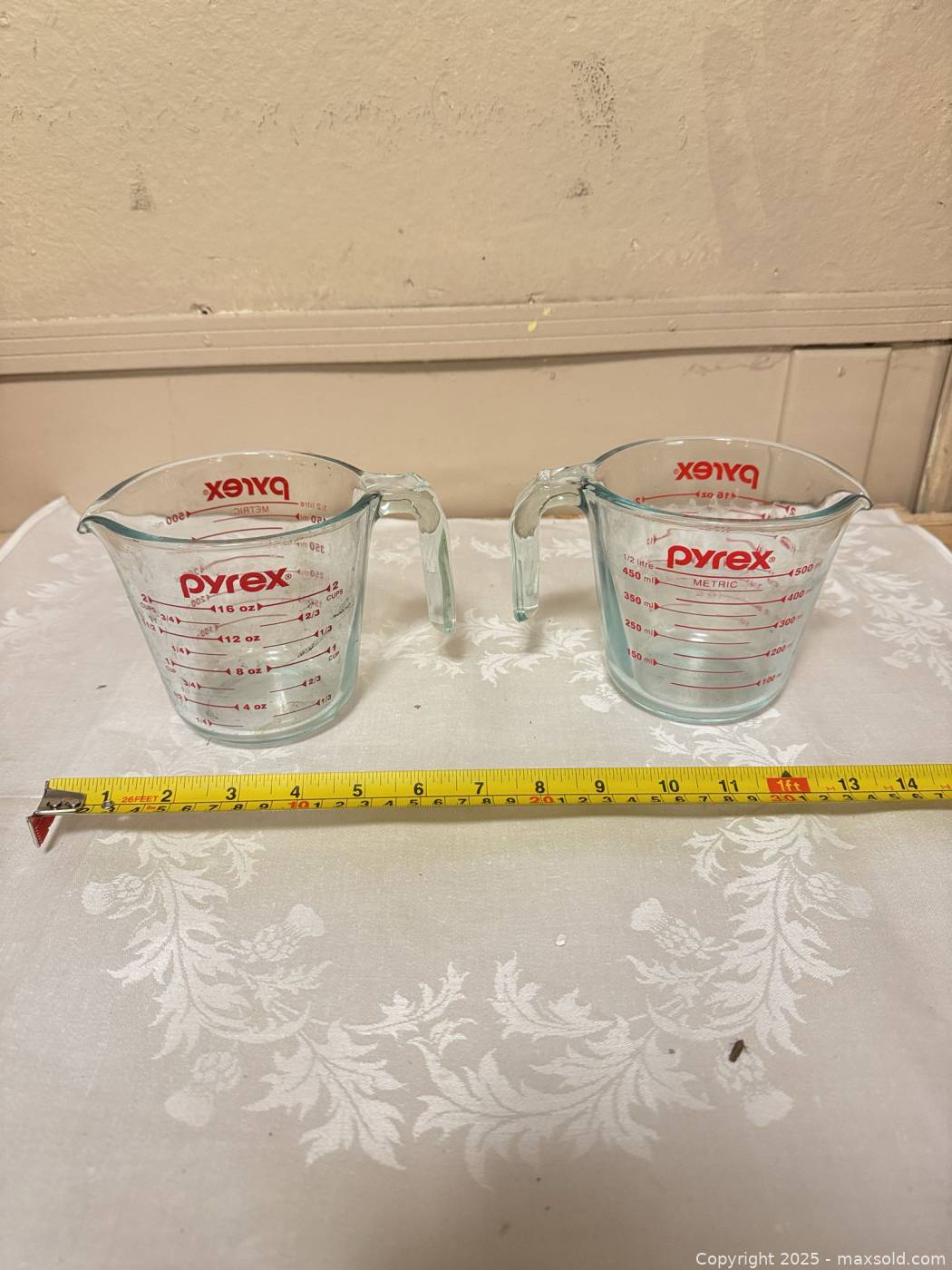 Pyrex 2-Cup Measuring Cups Pair | Maxsold