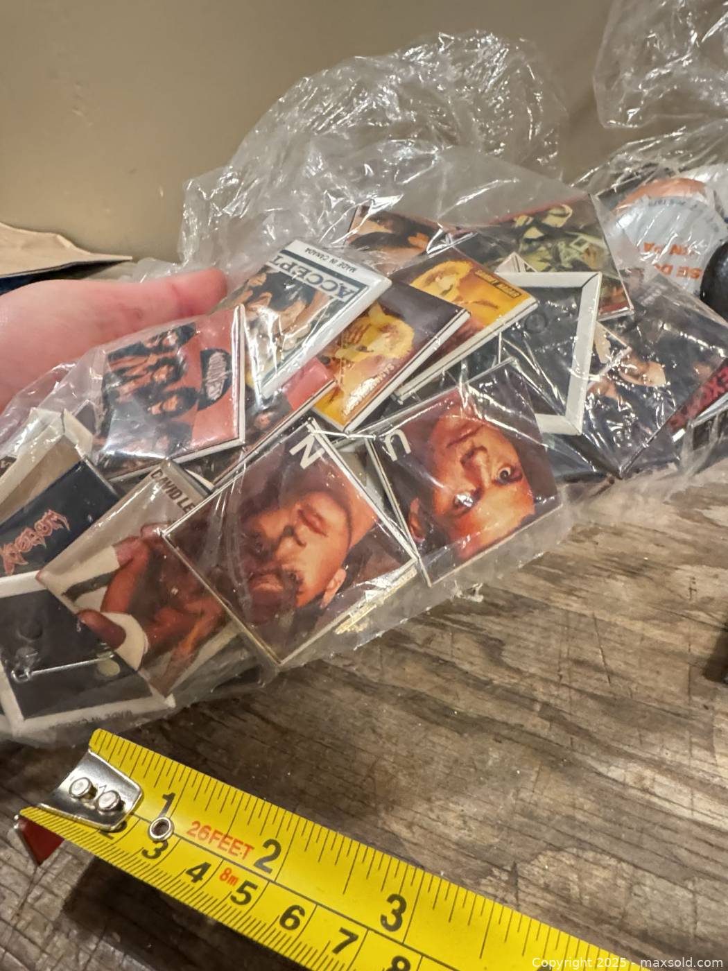 Vintage rock band pin collection | Maxsold