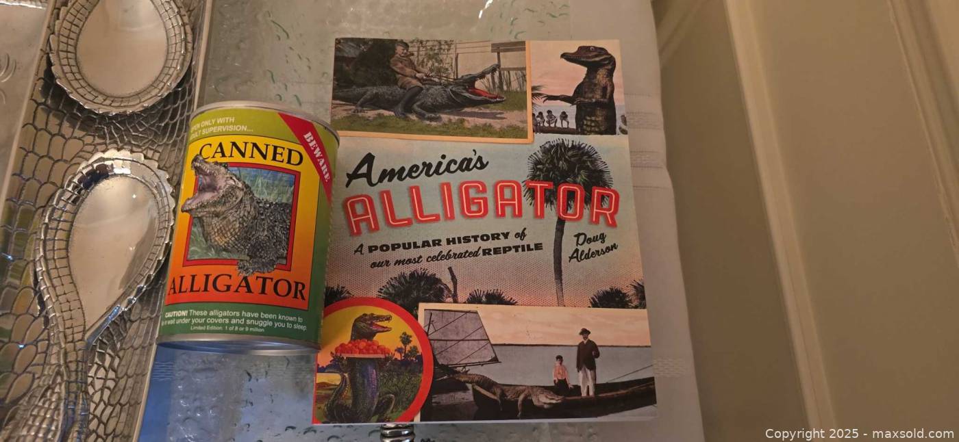 Alligator-themed serveware and collectibles | Maxsold