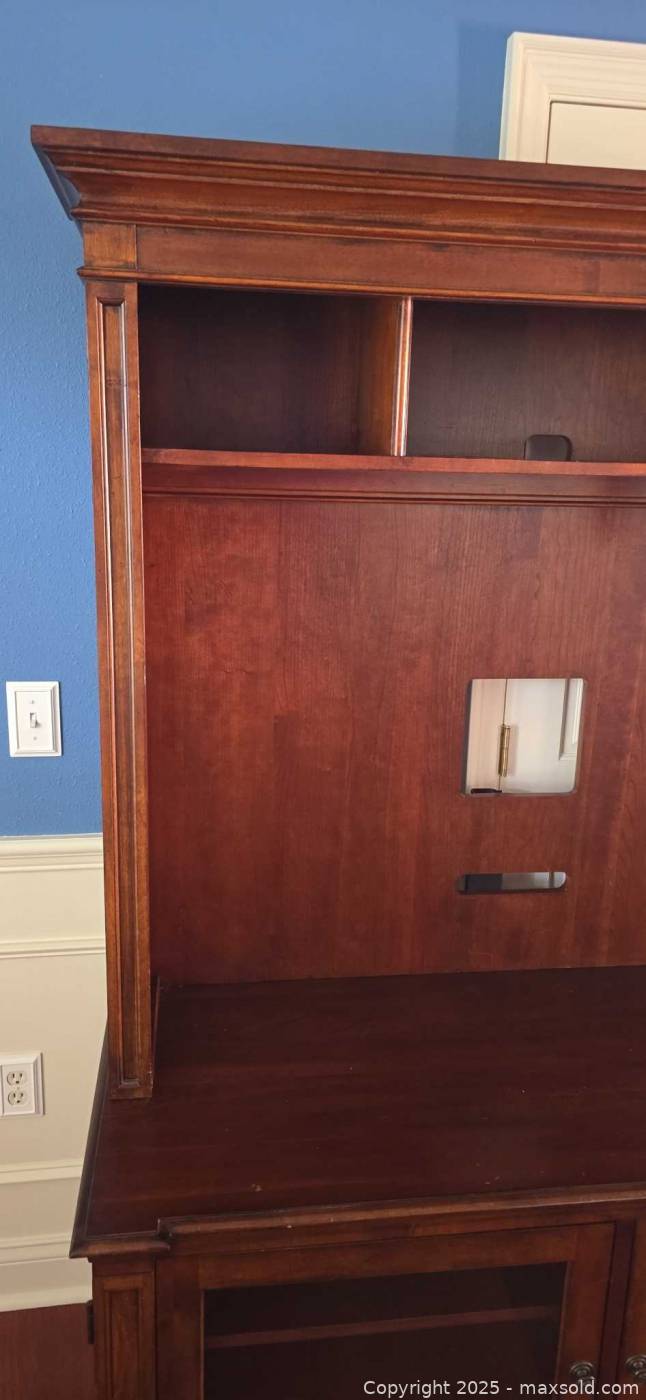 Ethan Allen entertainment center TV cabinet | Maxsold