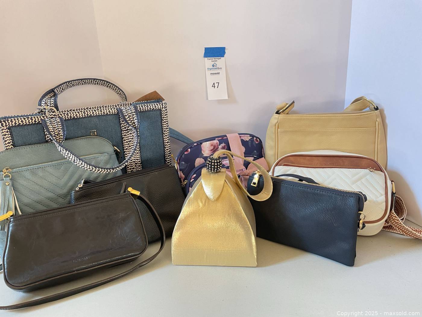 Ladies handbags and purses, 9 pieces | Maxsold