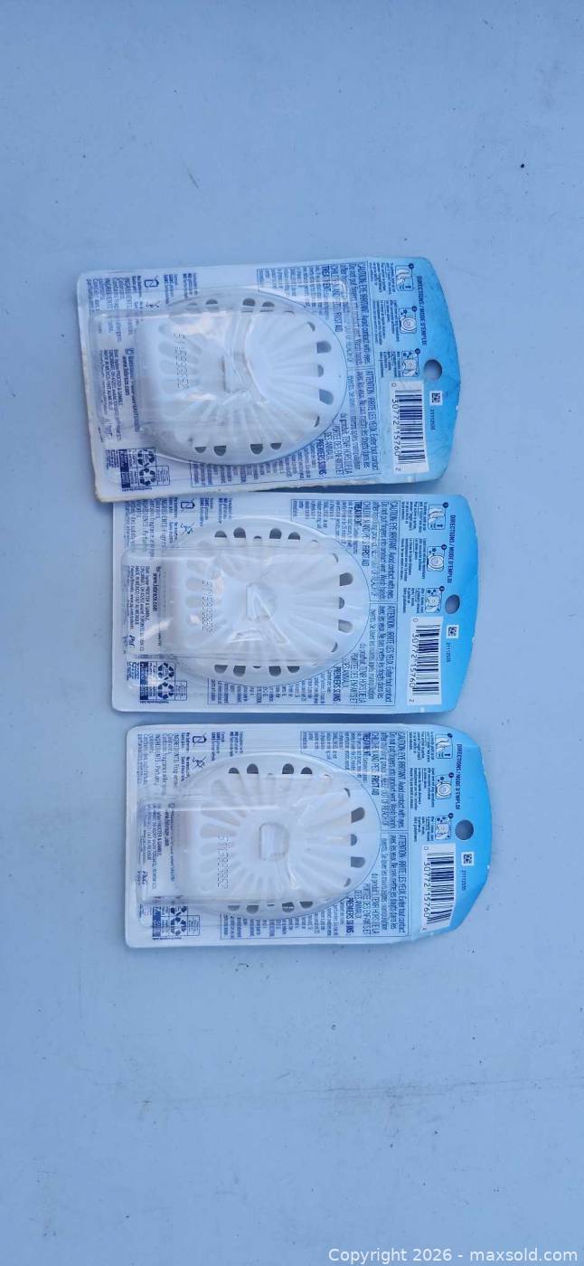 Febreze Bathroom air fresheners, three sealed packs | Maxsold