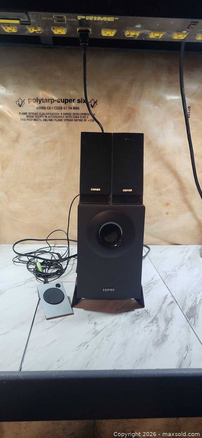 Edifier M1360 2.1 Multimedia Speaker System | Maxsold