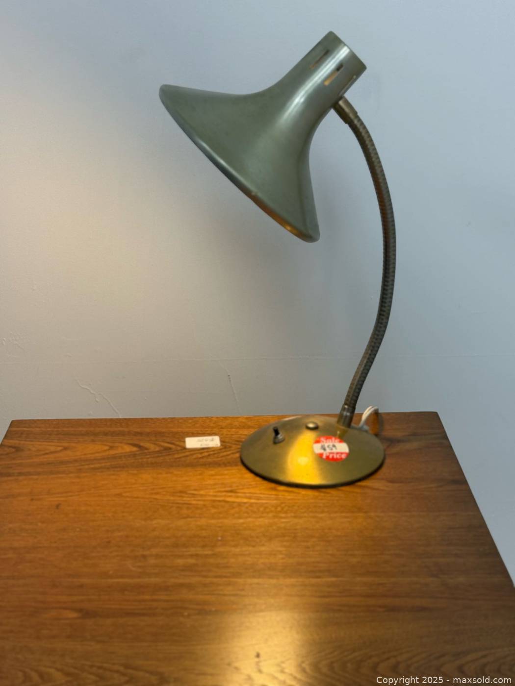 Vintage metal gooseneck desk lamp | Maxsold