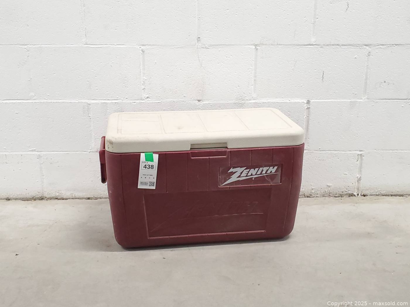 Coleman Zenith vintage cooler | Maxsold