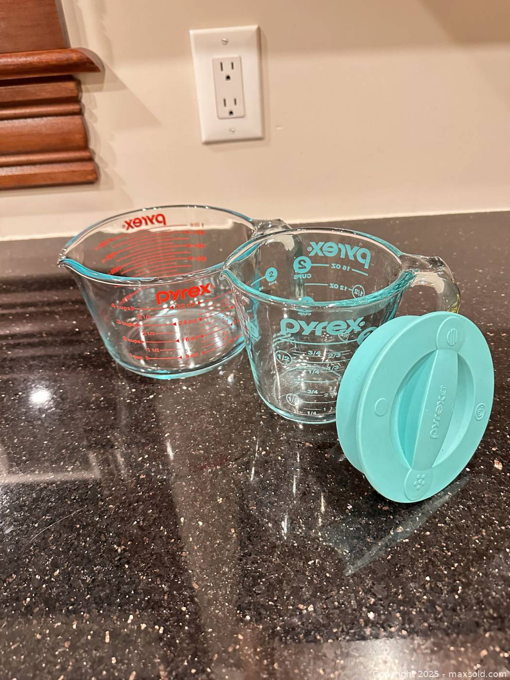 Pyrex Glass Measuring Cups, 2-Cup With Lid & 4-Cup | Maxsold
