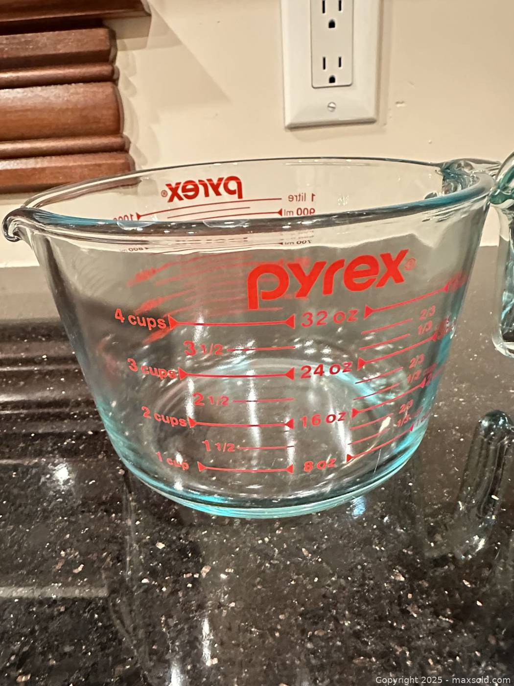 Pyrex Glass Measuring Cups, 2-Cup With Lid & 4-Cup | Maxsold