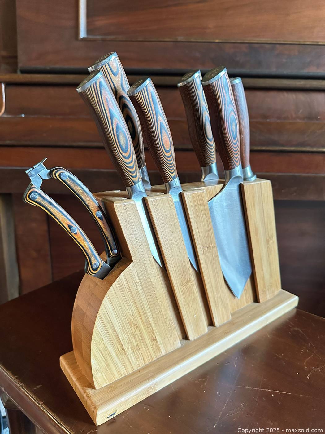 TUO Fiery Phoenix 8-Piece Knife Set | Maxsold