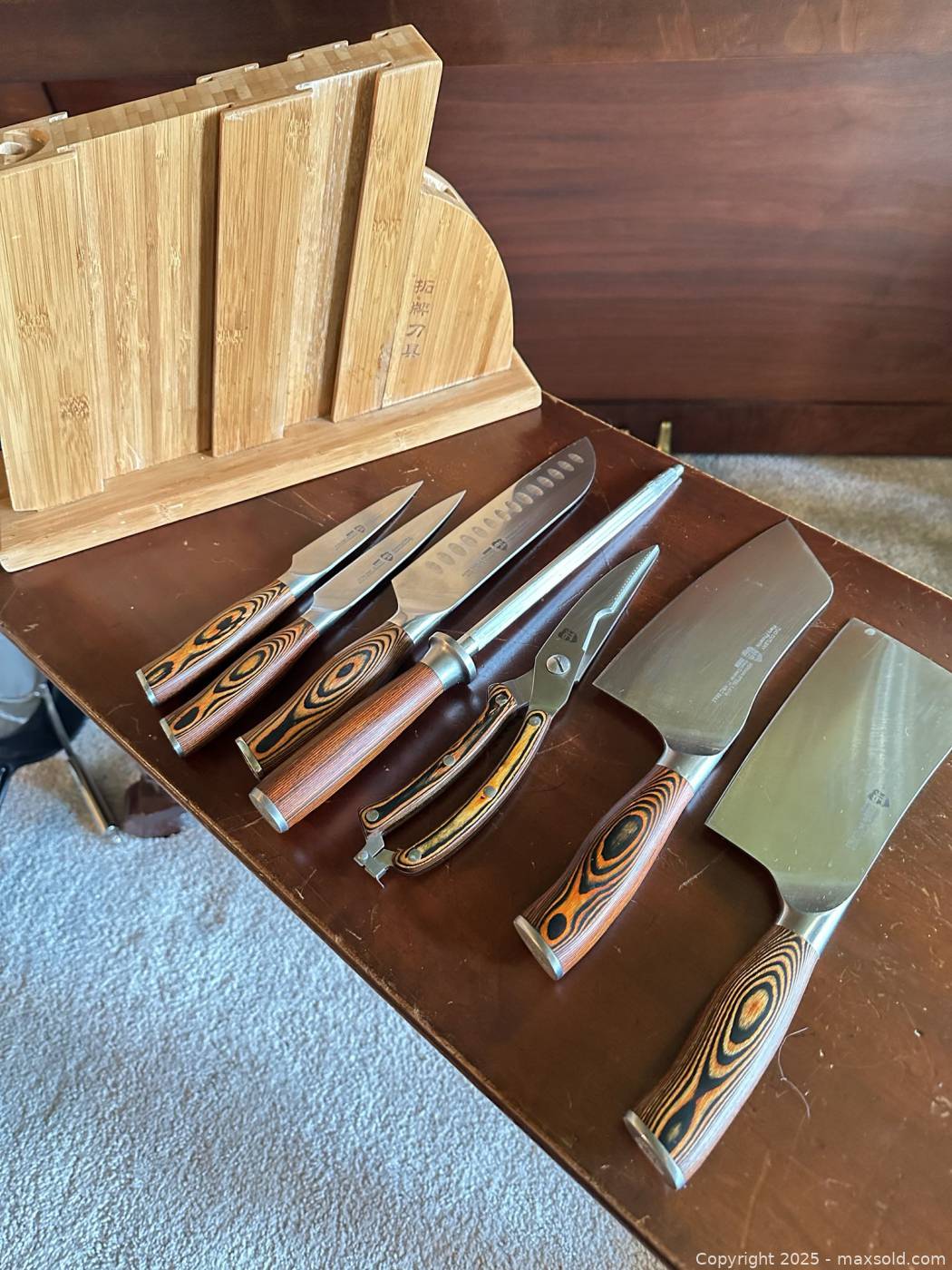 TUO Fiery Phoenix 8-Piece Knife Set | Maxsold