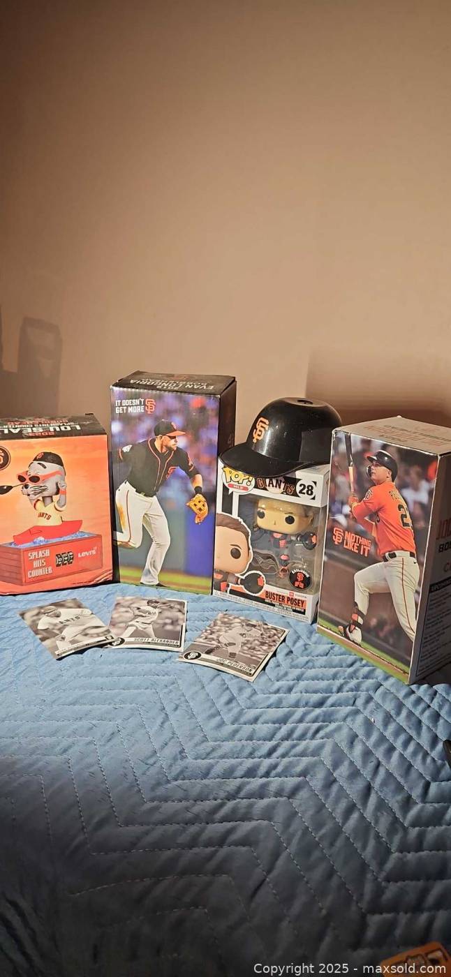 Buster Posey Funko Pop and 3 SF Giants Bobbleheads | Maxsold